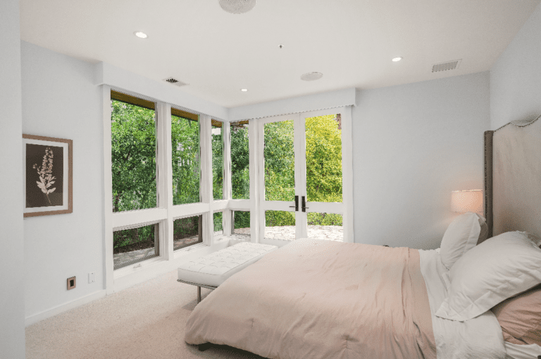 Secluded 5-Acre Luxury Compound & Vacant Buildable Lot - Paramount ...